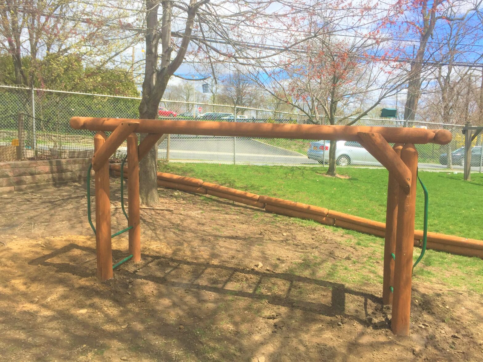 Independent Play & Free Standing - Bears Playgrounds